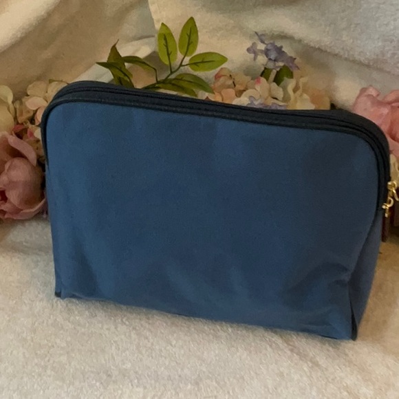 Estee Lauder | Bags | Estee Lauder Cosmetic Bag | Poshmark